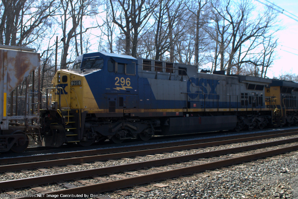 CSX AC44CW 296 trails on K534-10